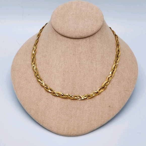 Trifari | Jewelry | Vintage Gold Tone Triple Chain Trifari Necklace ...